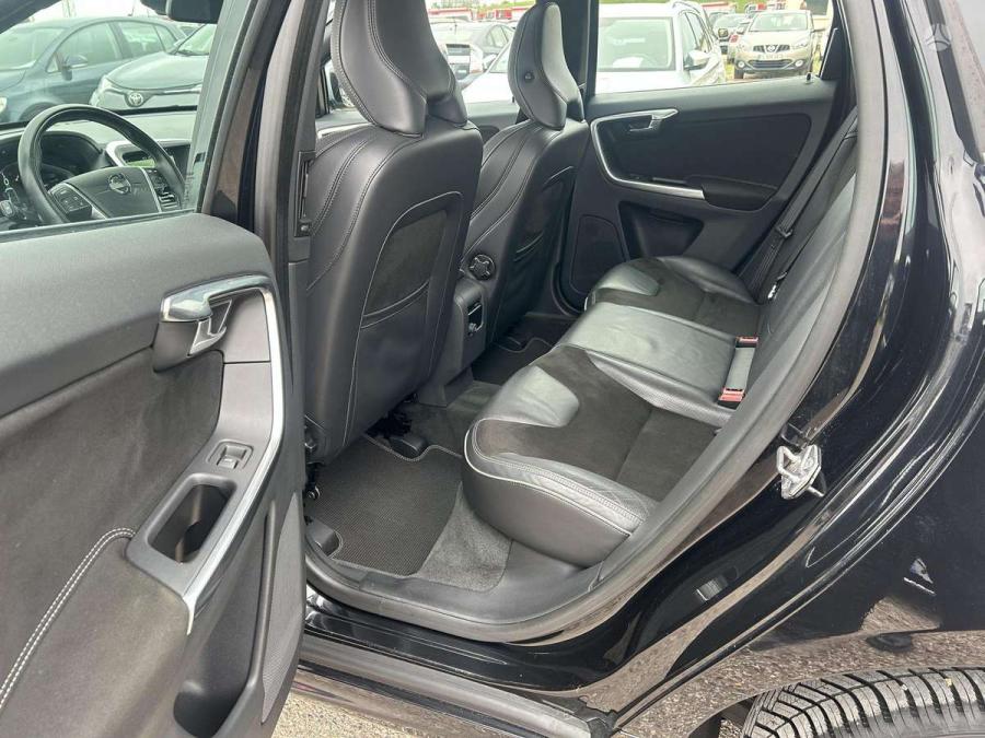 Melns Volvo XC60 2014 Viļņa, ar dzinēja tilpumu 2.40 L un nobraukumu 208 tūkst. km par 14350 €, foto 20 vietnē AUTOMOTO.COM.LV