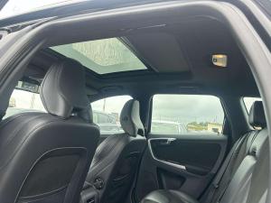 Melns Volvo XC60 2014 Viļņa, ar dzinēja tilpumu 2.40 L un nobraukumu 208 tūkst. km par 14350 €, foto 27 vietnē AUTOMOTO.COM.LV