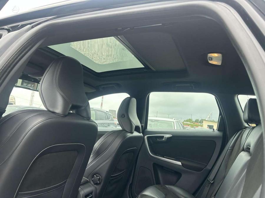Melns Volvo XC60 2014 Viļņa, ar dzinēja tilpumu 2.40 L un nobraukumu 208 tūkst. km par 14350 €, foto 27 vietnē AUTOMOTO.COM.LV