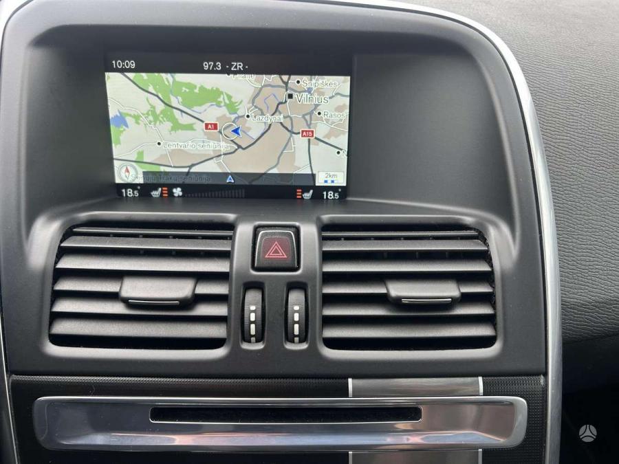 Melns Volvo XC60 2014 Viļņa, ar dzinēja tilpumu 2.40 L un nobraukumu 208 tūkst. km par 14350 €, foto 31 vietnē AUTOMOTO.COM.LV