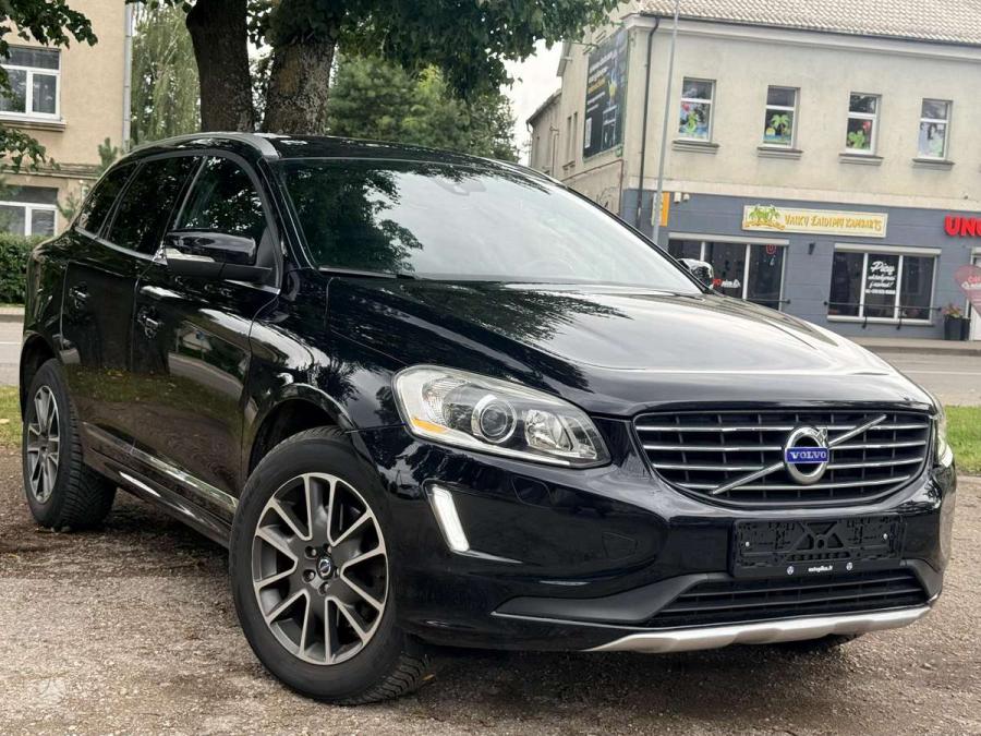 Black Volvo XC60 2014 in Ukmerge, with an engine capacity of 2.40 L and mileage of 284 thousand km for 11750 €, photo 3 on AUTOMOTO.COM.LV