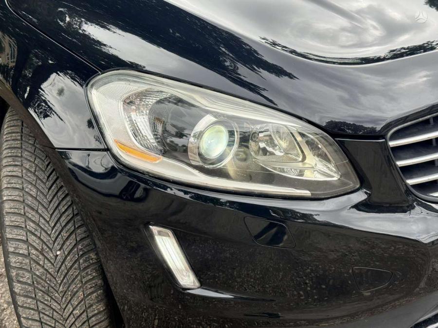 Black Volvo XC60 2014 in Ukmerge, with an engine capacity of 2.40 L and mileage of 284 thousand km for 11750 €, photo 4 on AUTOMOTO.COM.LV