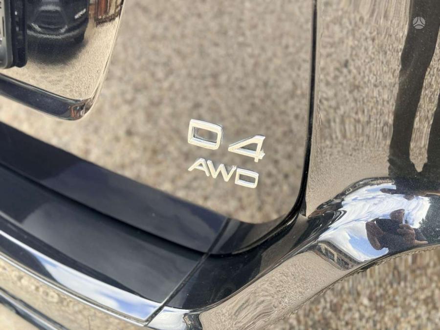 Black Volvo XC60 2014 in Ukmerge, with an engine capacity of 2.40 L and mileage of 284 thousand km for 11750 €, photo 7 on AUTOMOTO.COM.LV