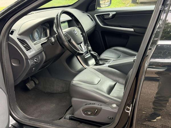 Melns Volvo XC60 2014 Ukmergė, ar dzinēja tilpumu 2.40 L un nobraukumu 284 tūkst. km par 11750 €, foto 8 vietnē AUTOMOTO.COM.LV