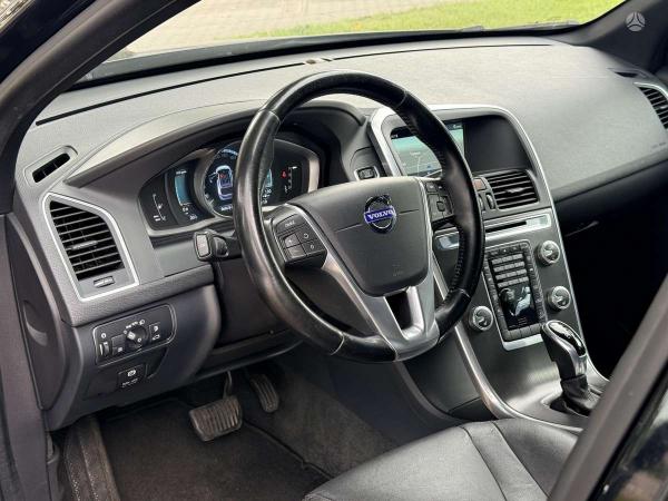 Melns Volvo XC60 2014 Ukmergė, ar dzinēja tilpumu 2.40 L un nobraukumu 284 tūkst. km par 11750 €, foto 9 vietnē AUTOMOTO.COM.LV