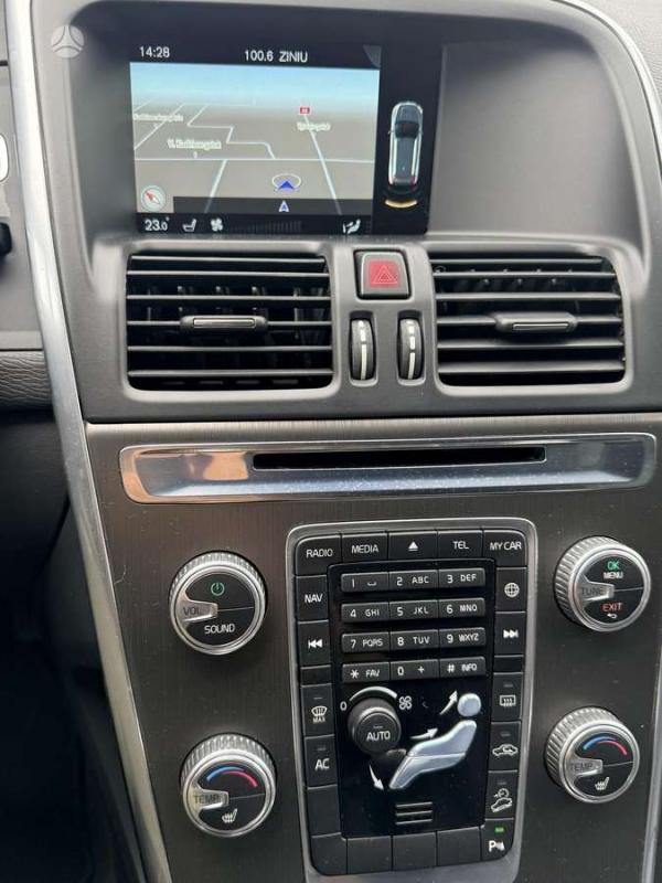 Melns Volvo XC60 2014 Ukmergė, ar dzinēja tilpumu 2.40 L un nobraukumu 284 tūkst. km par 11750 €, foto 11 vietnē AUTOMOTO.COM.LV