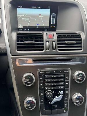 Black Volvo XC60 2014 in Ukmerge, with an engine capacity of 2.40 L and mileage of 284 thousand km for 11750 €, photo 11 on AUTOMOTO.COM.LV