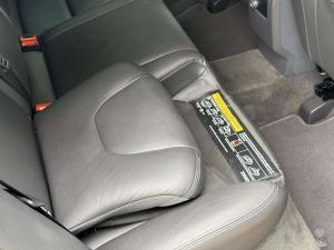 Black Volvo XC60 2014 in Ukmerge, with an engine capacity of 2.40 L and mileage of 284 thousand km for 11750 €, photo 16 on AUTOMOTO.COM.LV