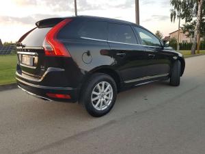 Black Volvo XC60 2014 in Pakruojis, with an engine capacity of 2.40 L and mileage of 271 thousand km for 13799 €, photo 10 on AUTOMOTO.COM.LV