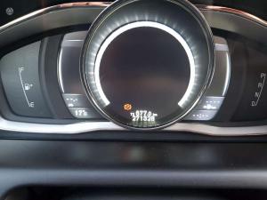 Black Volvo XC60 2014 in Pakruojis, with an engine capacity of 2.40 L and mileage of 271 thousand km for 13799 €, photo 19 on AUTOMOTO.COM.LV