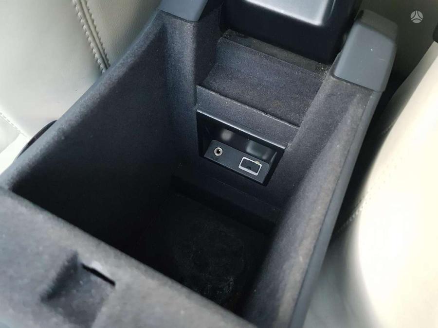 Black Volvo XC60 2014 in Pakruojis, with an engine capacity of 2.40 L and mileage of 271 thousand km for 13799 €, photo 24 on AUTOMOTO.COM.LV