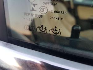 Black Volvo XC60 2014 in Pakruojis, with an engine capacity of 2.40 L and mileage of 271 thousand km for 13799 €, photo 26 on AUTOMOTO.COM.LV