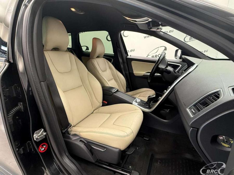 Black Volvo XC60 2014 in Vilnius, with an engine capacity of 2.40 L and mileage of 329 thousand km for 8900 €, photo 8 on AUTOMOTO.COM.LV