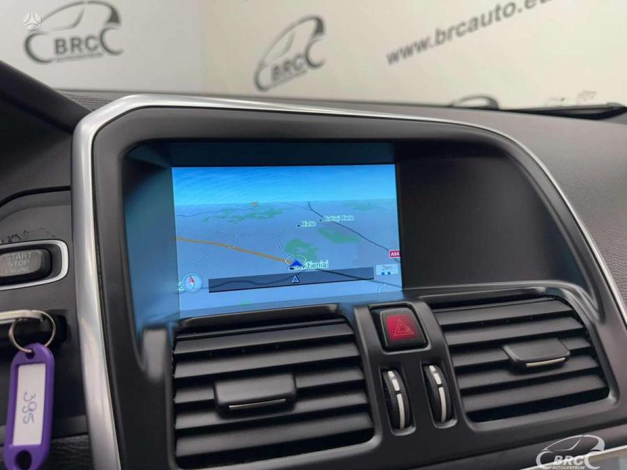 Black Volvo XC60 2014 in Vilnius, with an engine capacity of 2.40 L and mileage of 329 thousand km for 8900 €, photo 12 on AUTOMOTO.COM.LV