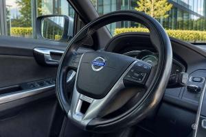 Black Volvo XC60 2014 in Vilnius, with an engine capacity of 2.00 L and mileage of 177 thousand km for 10350 €, photo 12 on AUTOMOTO.COM.LV