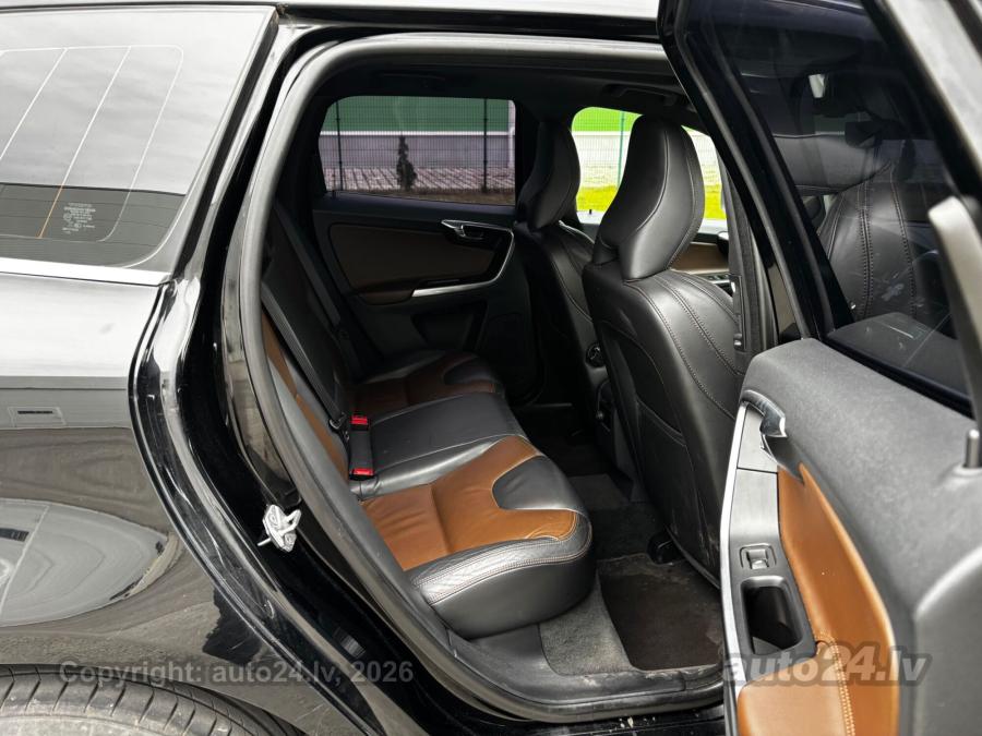 Черный Вольво ХС60 2014 в Таллин, объемом двигателя 2.00 л и пробегом 235 тыс. км за 10000 €, фото 6 на AUTOMOTO.COM.LV