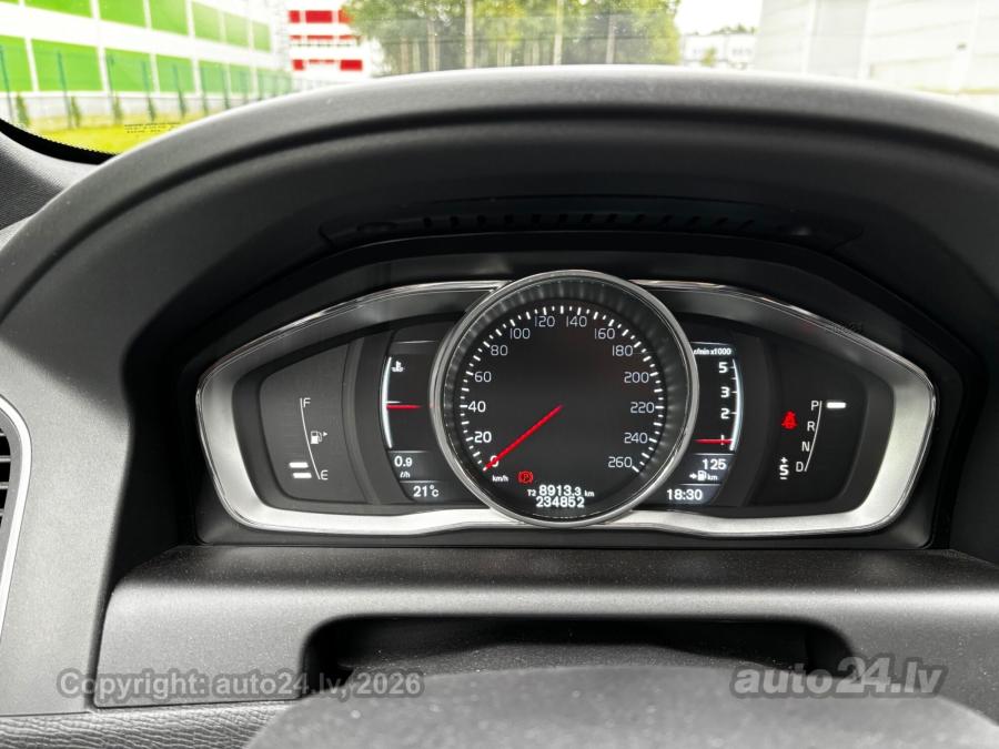 Черный Вольво ХС60 2014 в Таллин, объемом двигателя 2.00 л и пробегом 235 тыс. км за 10000 €, фото 9 на AUTOMOTO.COM.LV
