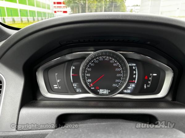 Melns Volvo XC60 2014 Tallina, ar dzinēja tilpumu 2.00 L un nobraukumu 235 tūkst. km par 10000 €, foto 9 vietnē AUTOMOTO.COM.LV