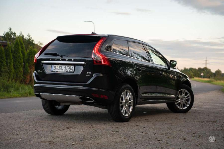 Melns Volvo XC60 2014 Elektrėnai, ar dzinēja tilpumu 2.40 L un nobraukumu 213 tūkst. km par 13800 €, foto 4 vietnē AUTOMOTO.COM.LV