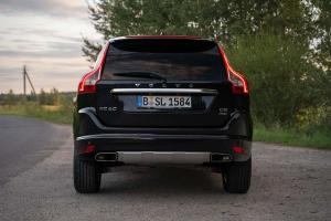 Melns Volvo XC60 2014 Elektrėnai, ar dzinēja tilpumu 2.40 L un nobraukumu 213 tūkst. km par 13800 €, foto 5 vietnē AUTOMOTO.COM.LV