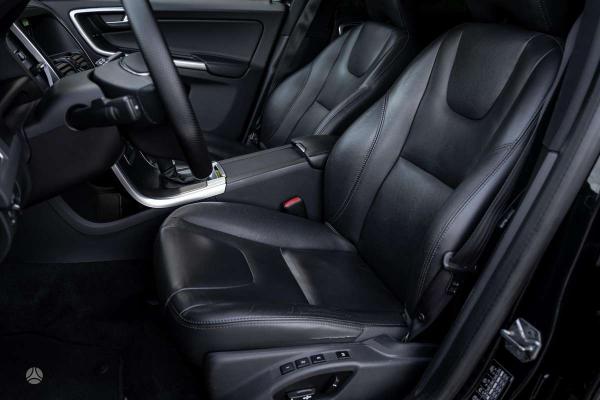 Melns Volvo XC60 2014 Elektrėnai, ar dzinēja tilpumu 2.40 L un nobraukumu 213 tūkst. km par 13800 €, foto 10 vietnē AUTOMOTO.COM.LV