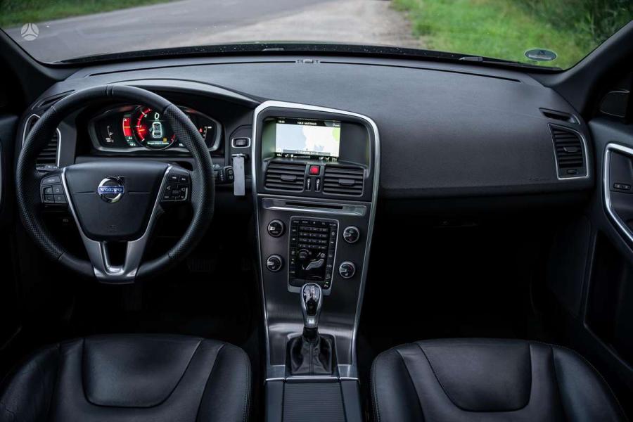 Melns Volvo XC60 2014 Elektrėnai, ar dzinēja tilpumu 2.40 L un nobraukumu 213 tūkst. km par 13800 €, foto 13 vietnē AUTOMOTO.COM.LV