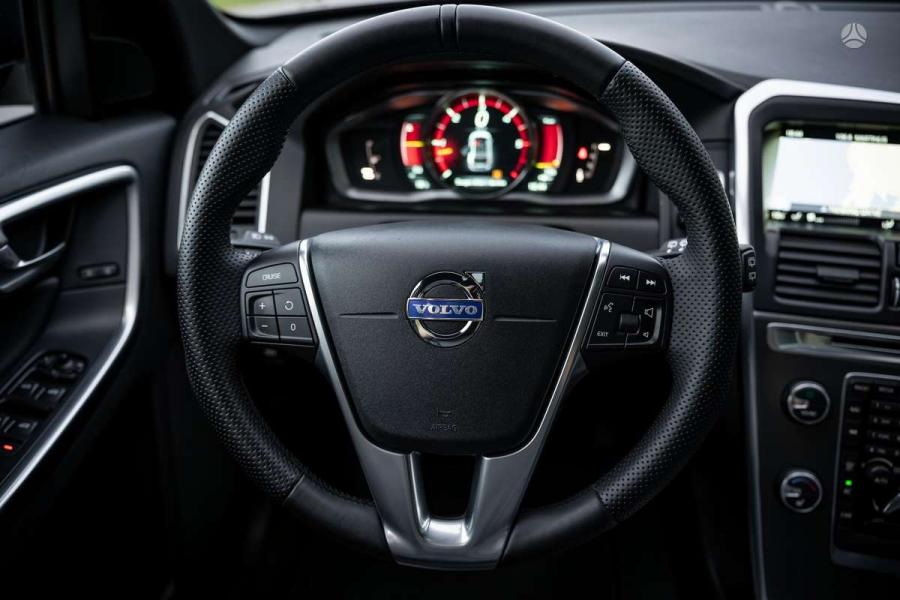 Melns Volvo XC60 2014 Elektrėnai, ar dzinēja tilpumu 2.40 L un nobraukumu 213 tūkst. km par 13800 €, foto 14 vietnē AUTOMOTO.COM.LV