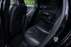 Melns Volvo XC60 2014 Elektrėnai, ar dzinēja tilpumu 2.40 L un nobraukumu 213 tūkst. km par 13800 €, foto 22 vietnē AUTOMOTO.COM.LV