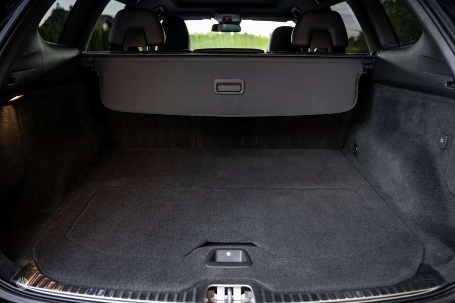 Melns Volvo XC60 2014 Elektrėnai, ar dzinēja tilpumu 2.40 L un nobraukumu 213 tūkst. km par 13800 €, foto 24 vietnē AUTOMOTO.COM.LV