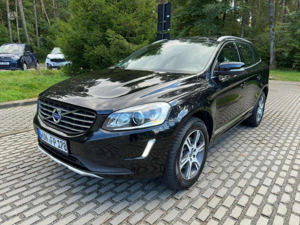 Black Volvo XC60 2014 in Vilnius, with an engine capacity of 2.40 L and mileage of 271 thousand km for 12100 €, photo 4 on AUTOMOTO.COM.LV