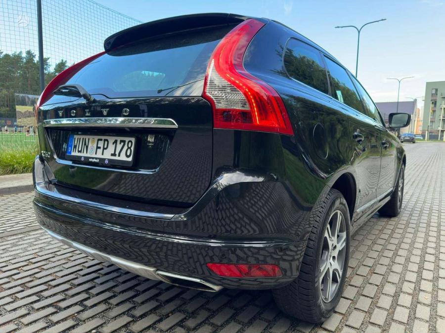 Melns Volvo XC60 2014 Viļņa, ar dzinēja tilpumu 2.40 L un nobraukumu 271 tūkst. km par 12100 €, foto 10 vietnē AUTOMOTO.COM.LV