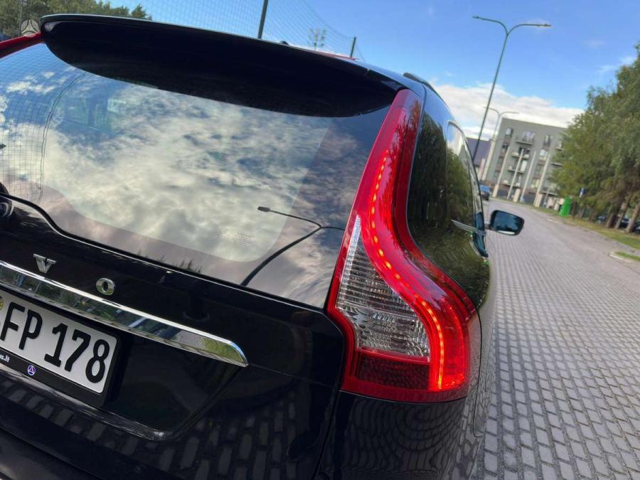 Melns Volvo XC60 2014 Viļņa, ar dzinēja tilpumu 2.40 L un nobraukumu 271 tūkst. km par 12100 €, foto 16 vietnē AUTOMOTO.COM.LV