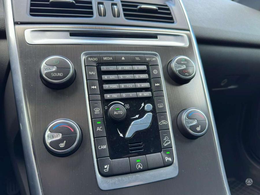 Melns Volvo XC60 2014 Viļņa, ar dzinēja tilpumu 2.40 L un nobraukumu 271 tūkst. km par 12100 €, foto 23 vietnē AUTOMOTO.COM.LV