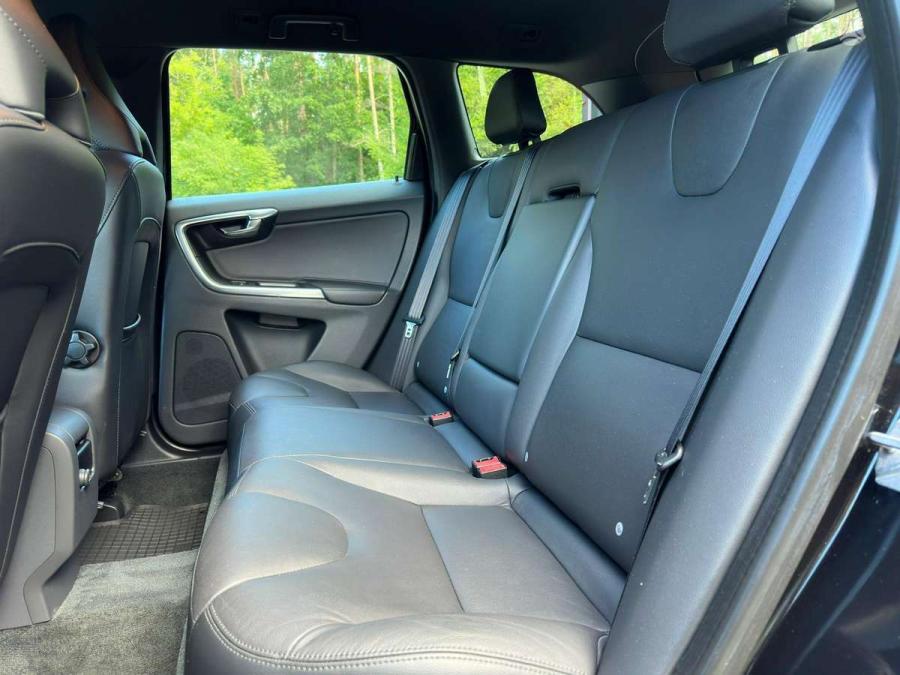 Melns Volvo XC60 2014 Viļņa, ar dzinēja tilpumu 2.40 L un nobraukumu 271 tūkst. km par 12100 €, foto 28 vietnē AUTOMOTO.COM.LV