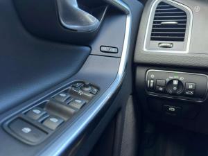 Melns Volvo XC60 2014 Viļņa, ar dzinēja tilpumu 2.40 L un nobraukumu 271 tūkst. km par 12100 €, foto 34 vietnē AUTOMOTO.COM.LV