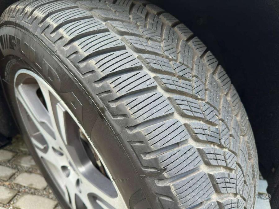 Melns Volvo XC60 2014 Viļņa, ar dzinēja tilpumu 2.40 L un nobraukumu 271 tūkst. km par 12100 €, foto 47 vietnē AUTOMOTO.COM.LV
