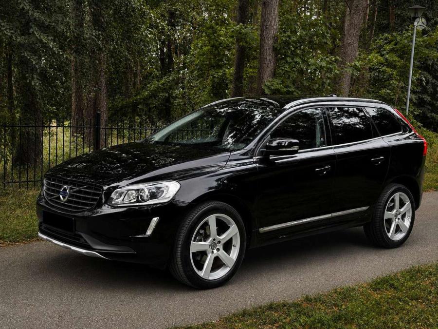 Black Volvo XC60 2014 in Vilnius, with an engine capacity of 2.40 L and mileage of 292 thousand km for 13700 €, photo 7 on AUTOMOTO.COM.LV