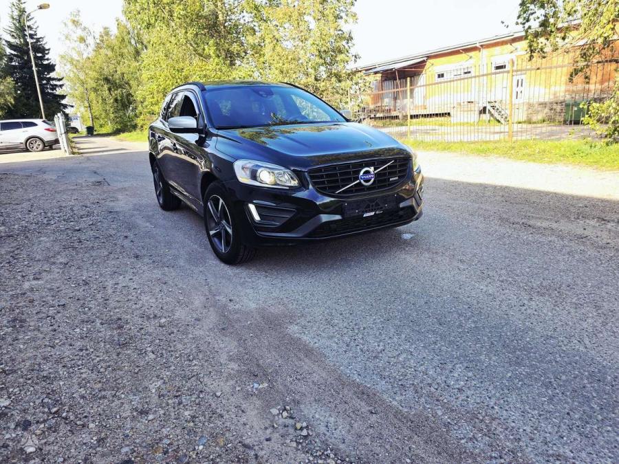 Black Volvo XC60 2014 in Ukmerge, with an engine capacity of 1.98 L and mileage of 295 thousand km for 9250 €, photo 3 on AUTOMOTO.COM.LV