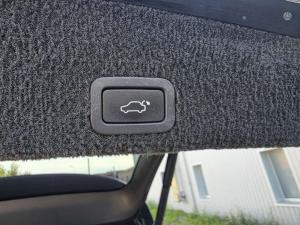 Black Volvo XC60 2014 in Ukmerge, with an engine capacity of 1.98 L and mileage of 295 thousand km for 9250 €, photo 12 on AUTOMOTO.COM.LV
