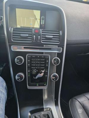 Black Volvo XC60 2014 in Ukmerge, with an engine capacity of 1.98 L and mileage of 295 thousand km for 9250 €, photo 17 on AUTOMOTO.COM.LV