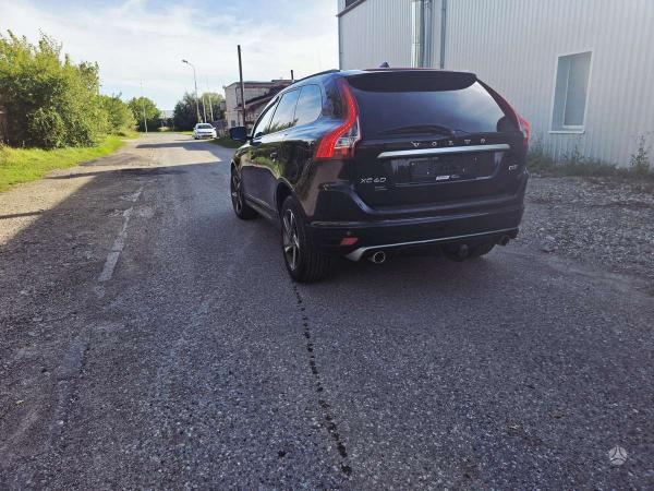 Melns Volvo XC60 2014 Ukmergė, ar dzinēja tilpumu 1.98 L un nobraukumu 295 tūkst. km par 9250 €, foto 9 vietnē AUTOMOTO.COM.LV