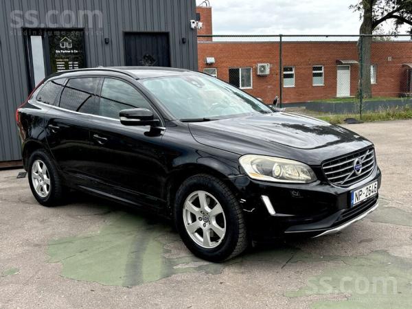 Volvo XC60 2014 Rīga vietnē Melns Volvo XC60 2014 Rīga, ar dzinēja tilpumu 2.00 L un nobraukumu 349 tūkst. km par 6900 €, foto 5 vietnē AUTOMOTO.COM.LV