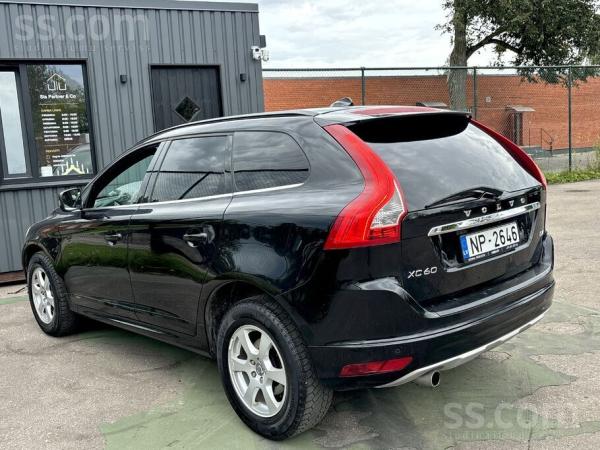 Volvo XC60 2014 Rīga vietnē Melns Volvo XC60 2014 Rīga, ar dzinēja tilpumu 2.00 L un nobraukumu 349 tūkst. km par 6900 €, foto 6 vietnē AUTOMOTO.COM.LV