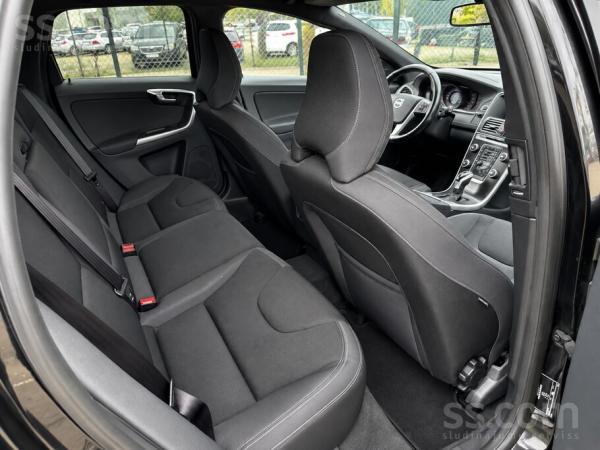 Volvo XC60 2014 Rīga vietnē Melns Volvo XC60 2014 Rīga, ar dzinēja tilpumu 2.00 L un nobraukumu 349 tūkst. km par 6900 €, foto 9 vietnē AUTOMOTO.COM.LV