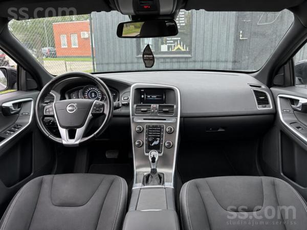Volvo XC60 2014 Rīga vietnē Melns Volvo XC60 2014 Rīga, ar dzinēja tilpumu 2.00 L un nobraukumu 349 tūkst. km par 6900 €, foto 10 vietnē AUTOMOTO.COM.LV