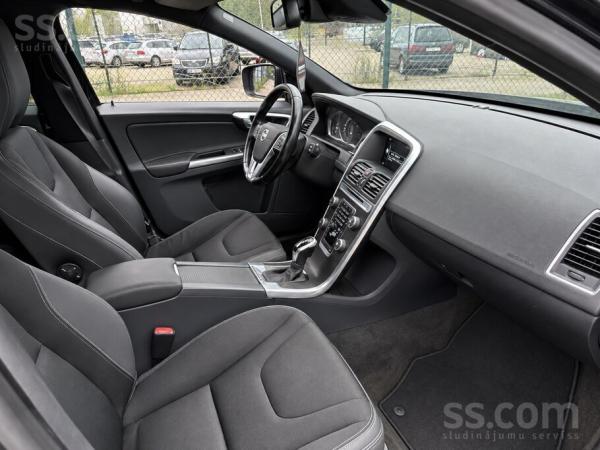 Volvo XC60 2014 Rīga vietnē Melns Volvo XC60 2014 Rīga, ar dzinēja tilpumu 2.00 L un nobraukumu 349 tūkst. km par 6900 €, foto 11 vietnē AUTOMOTO.COM.LV