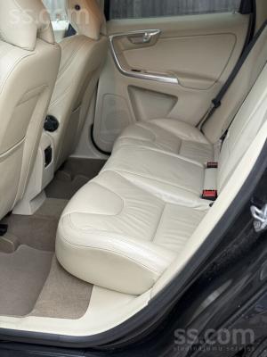 Black Volvo XC60 2014 in Riga, with an engine capacity of 2.40 L and mileage of 0 thousand km for 11900 €, photo 9 on AUTOMOTO.COM.LV
