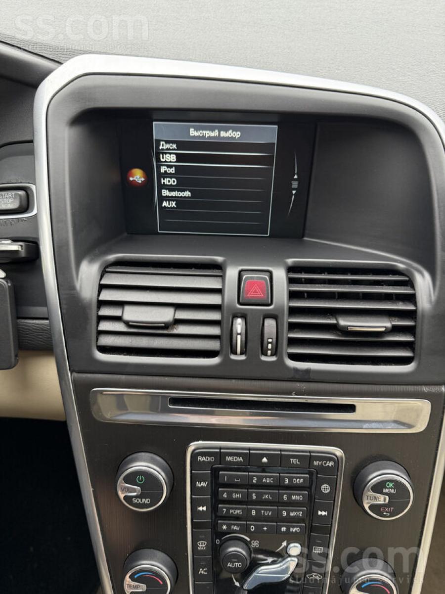 Black Volvo XC60 2014 in Riga, with an engine capacity of 2.40 L and mileage of 0 thousand km for 11900 €, photo 12 on AUTOMOTO.COM.LV