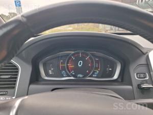 Black Volvo XC60 2014 in Riga, with an engine capacity of 2.40 L and mileage of 272 thousand km for 9450 €, photo 5 on AUTOMOTO.COM.LV