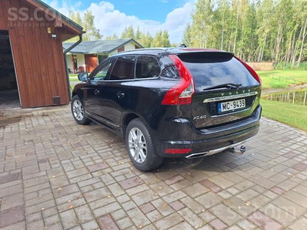 Melns Volvo XC60 2014 Rīga, ar dzinēja tilpumu 2.40 L un nobraukumu 272 tūkst. km par 9450 €, foto 8 vietnē AUTOMOTO.COM.LV